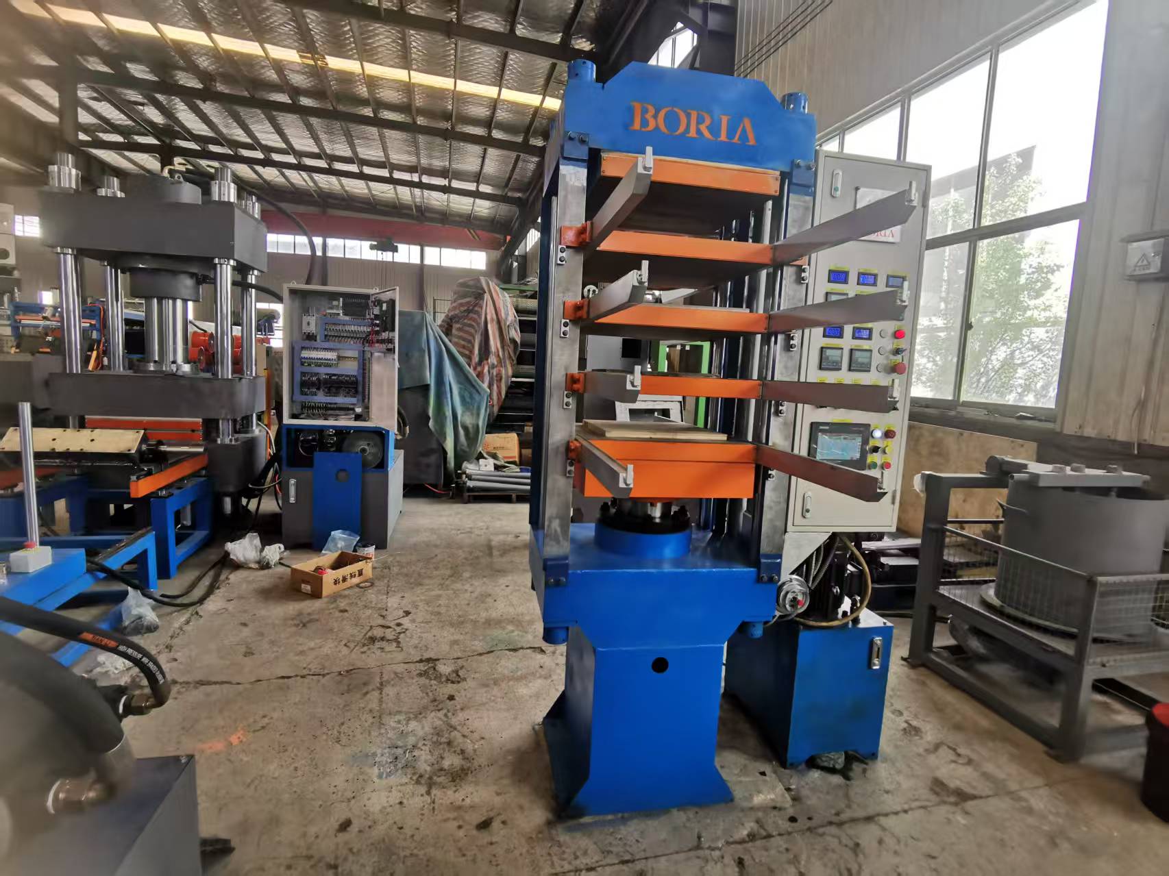 Presse à vulcaniser les carreaux de caoutchouc XLB-550*550*4 - Qingdao ...